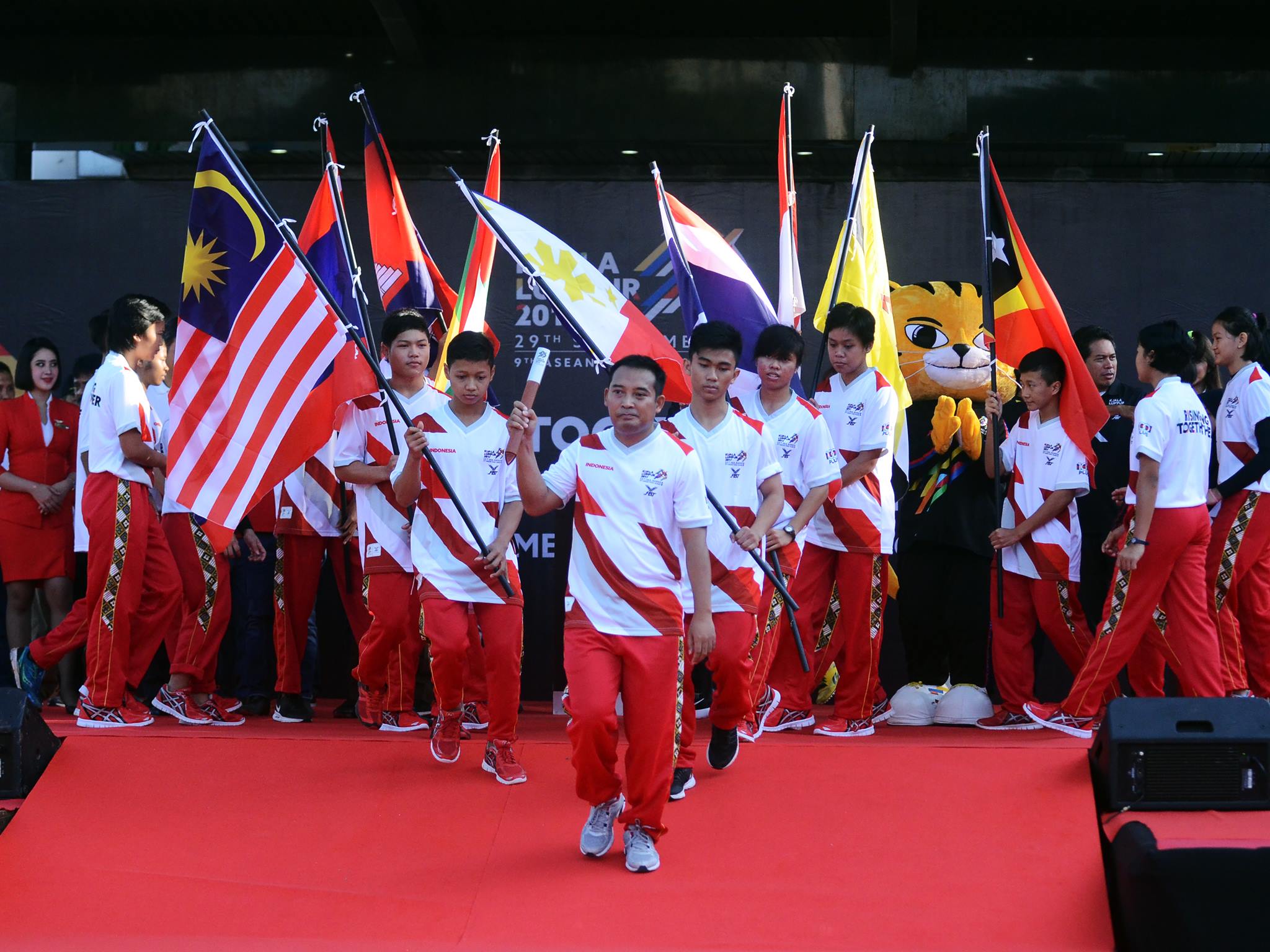 Sukan SEA: Program Larian Baton di Indonesia meriah | Stadium Astro