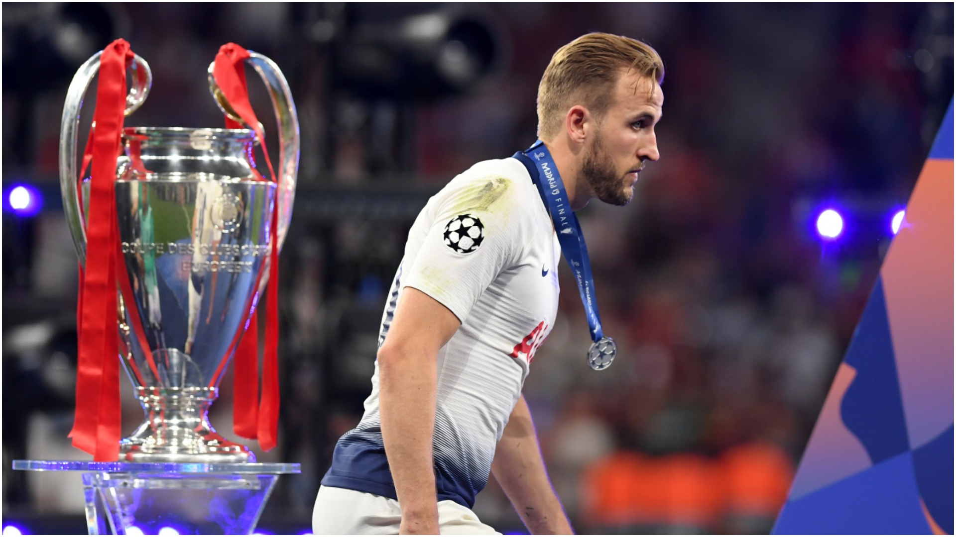 One shot, 11 passes, 26 touches - Tottenham's Kane gamble backfires ...