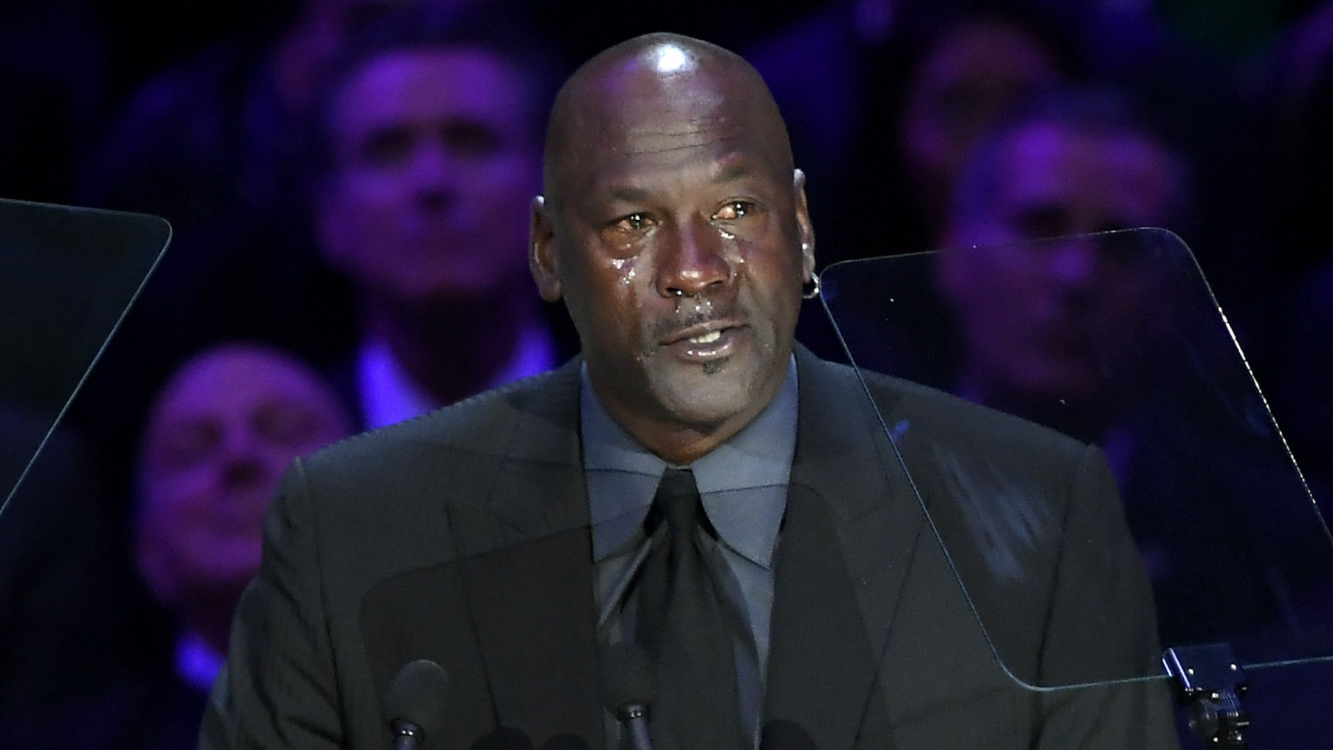 Michael Jordan pays tearful tribute to 'little brother' Kobe Bryant | Stadium Astro