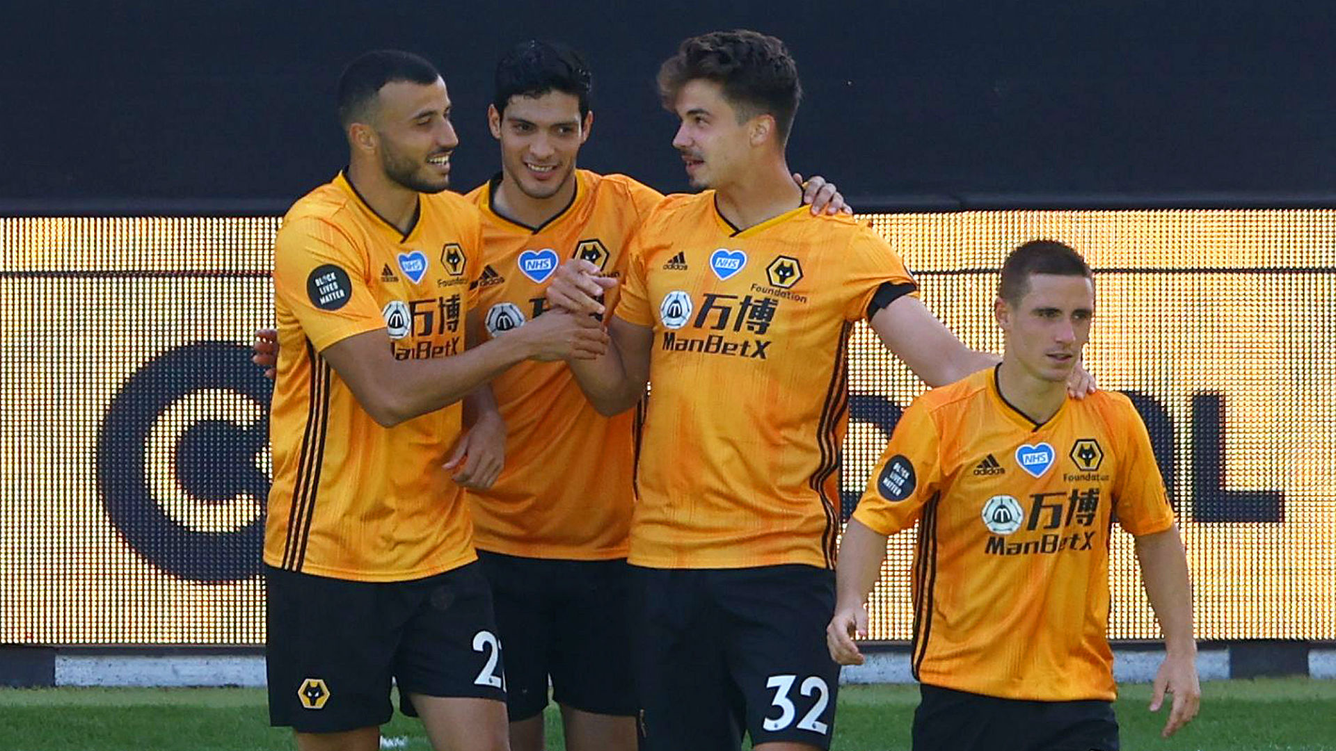 Premier League: Wolves keep Champions League hopes alive | Stadium Astro